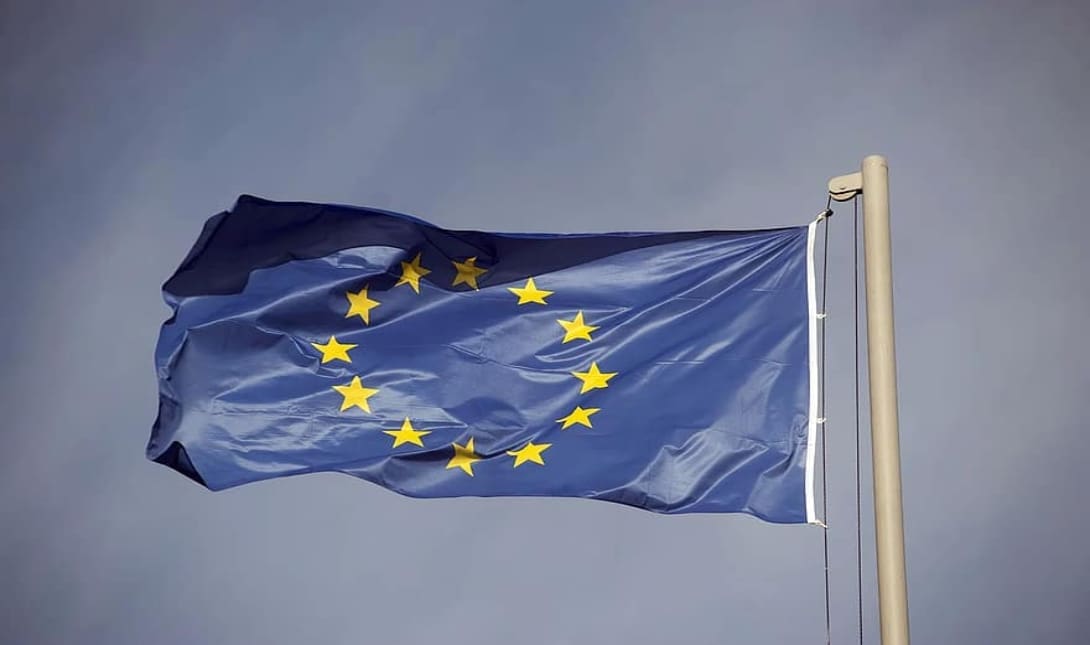 Η ΕΕ ελέγχει τις Apple, Google, Microsoft για τις διαδικτυακές απάτες