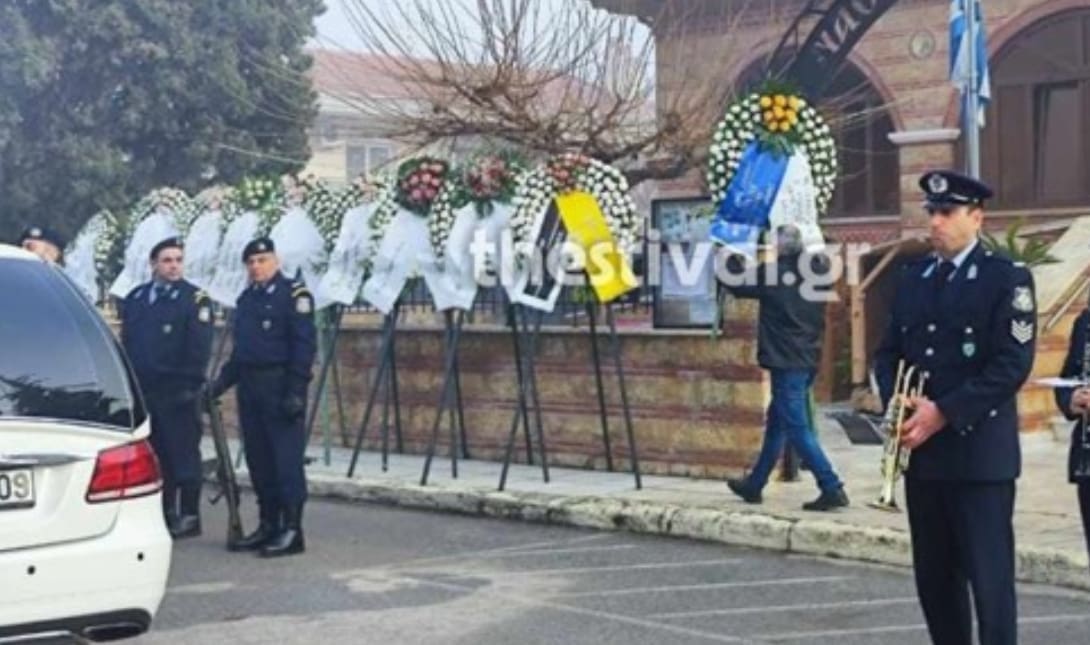 Θρήνος στην κηδεία του 32χρονου αστυνομικού που σκότωσε ο Νορβηγός ...